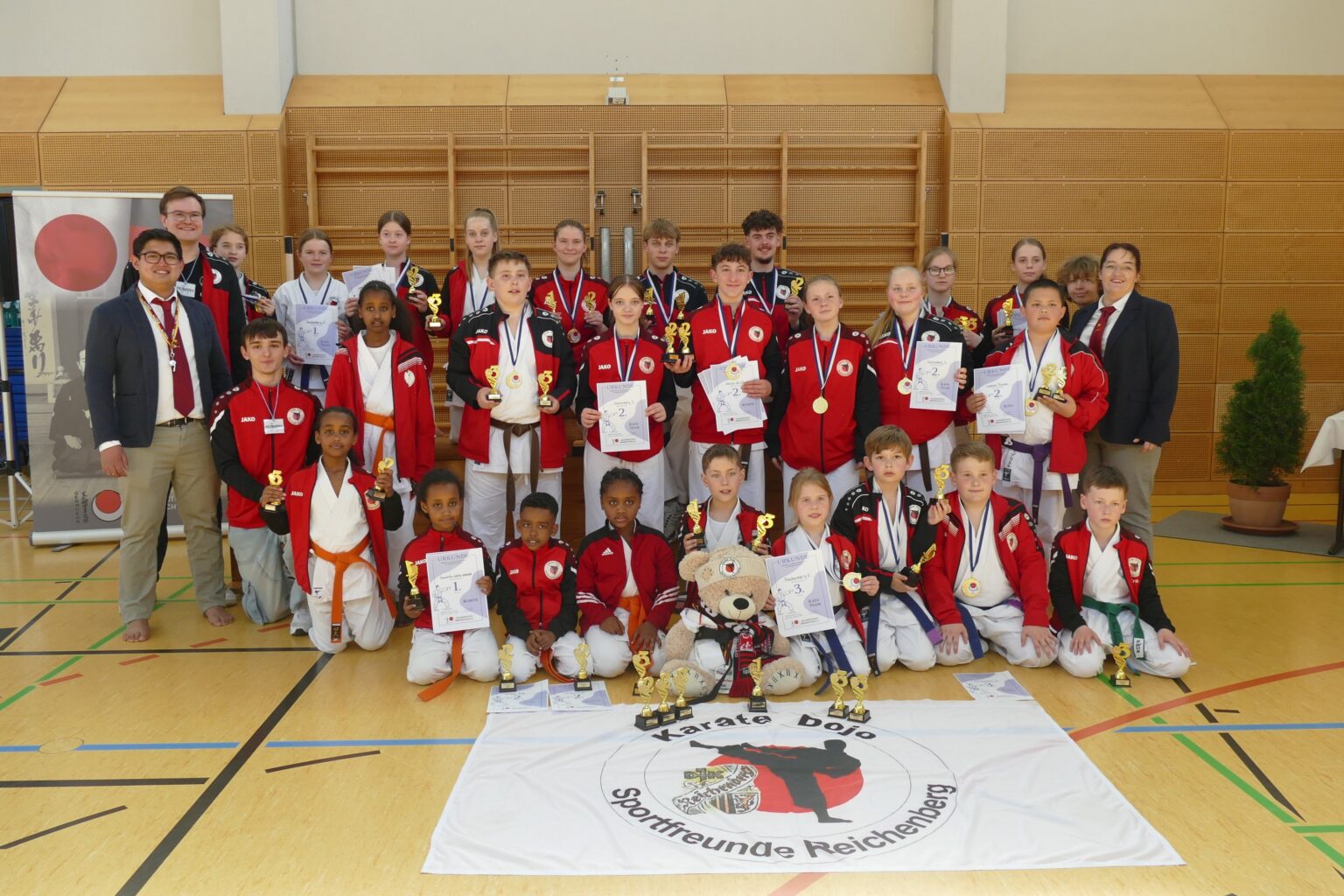 Karate: Reichenberger dominieren bei Oberpfalzmeisterschaft – Jennifer ...